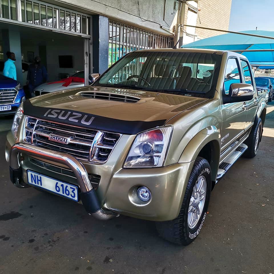 2012 ISUZU KB 300 LX DOUBLE CAB 4X2 98 000KM SILVER COLOUR MANUAL ...
