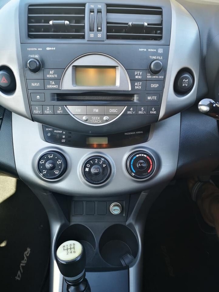 2006 Toyota Rav 4 2.2 Diesel manual | Junk Mail