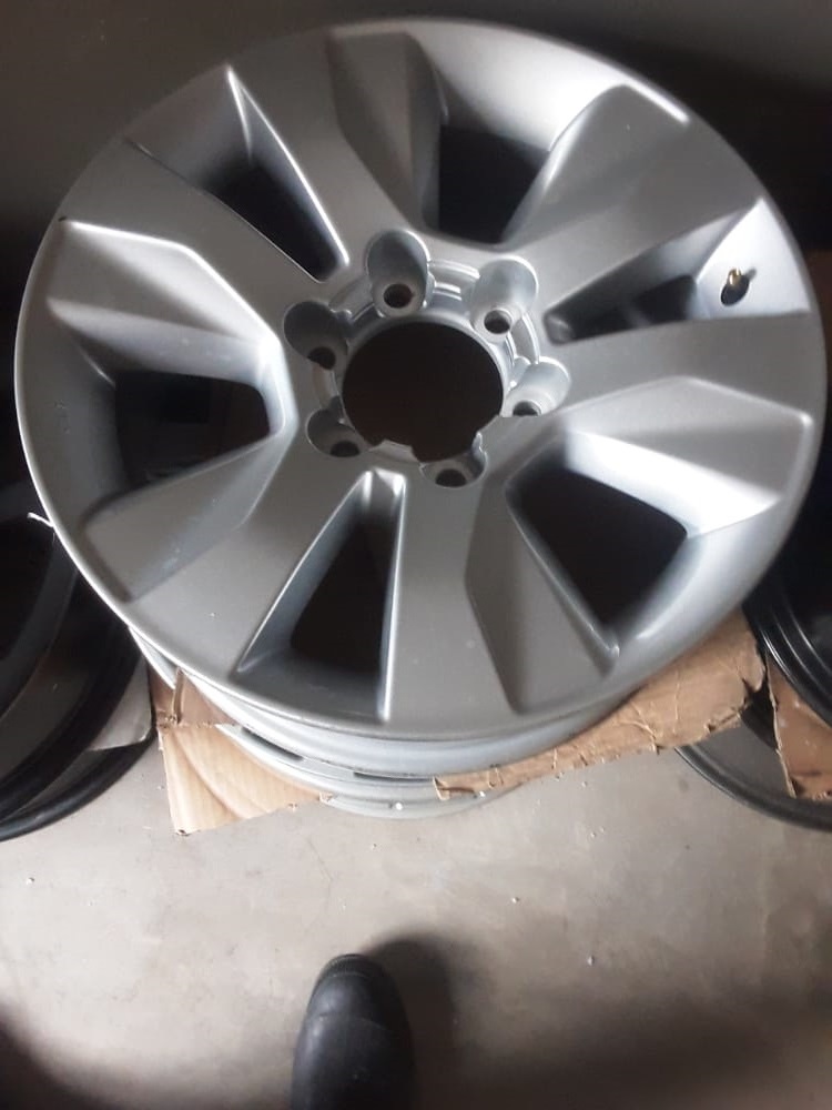 17 inch Toyota Hilux GD6 original mag to use for spare wheel | Junk Mail