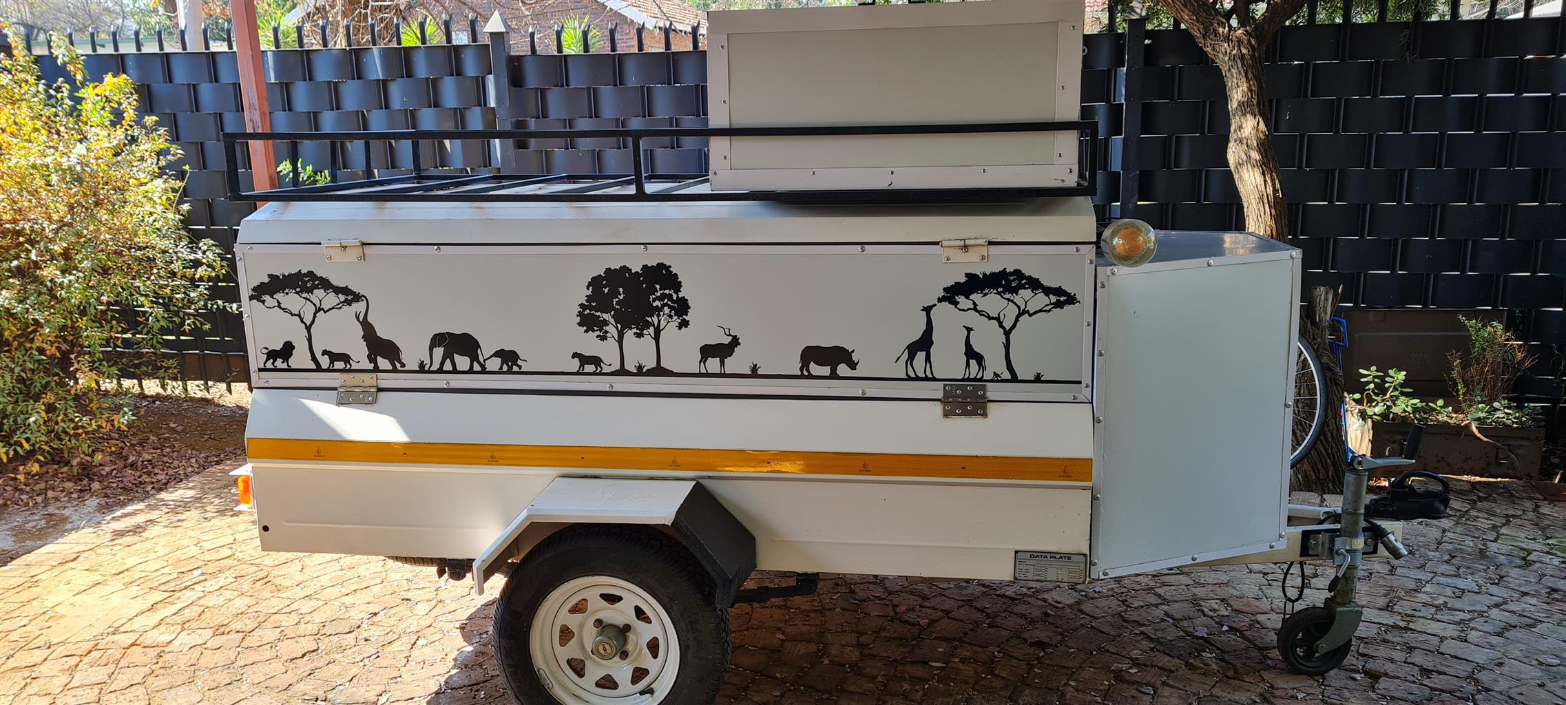7 Foot Venter trailer with large nose cone,bin extention and top bin ...