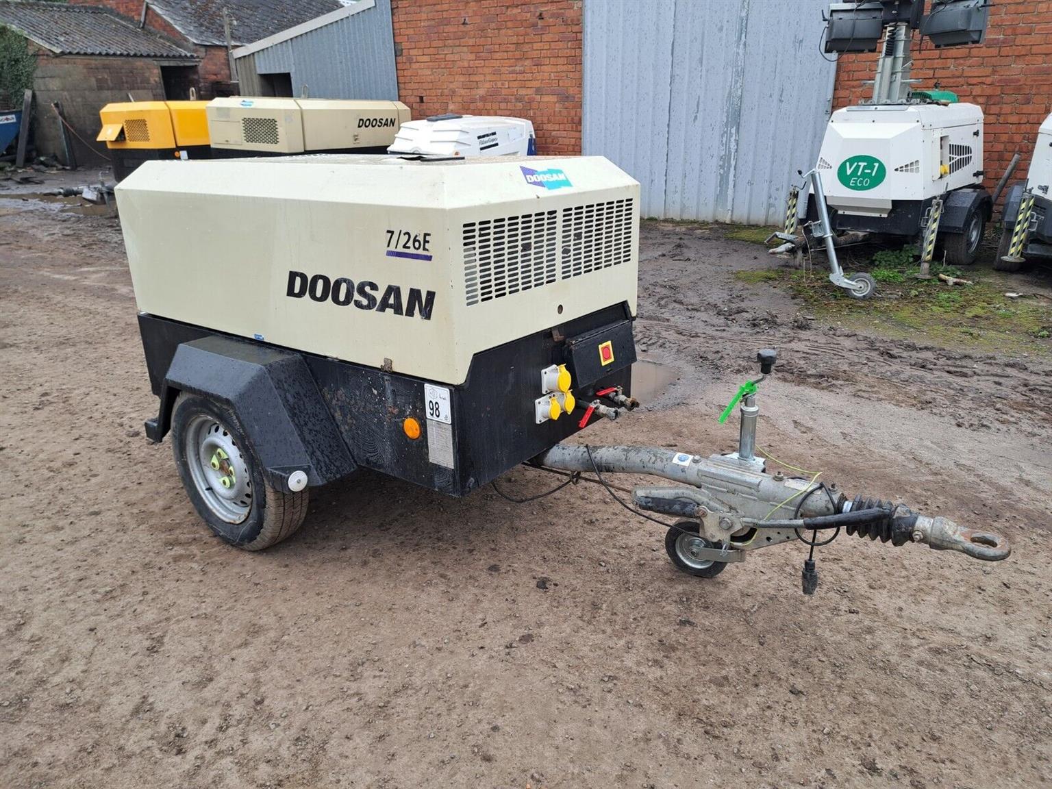 DOOSAN INGERSOLL RAND 7/26E DIESEL PORTABLE AIR COMPRESSOR & GENERATOR ...