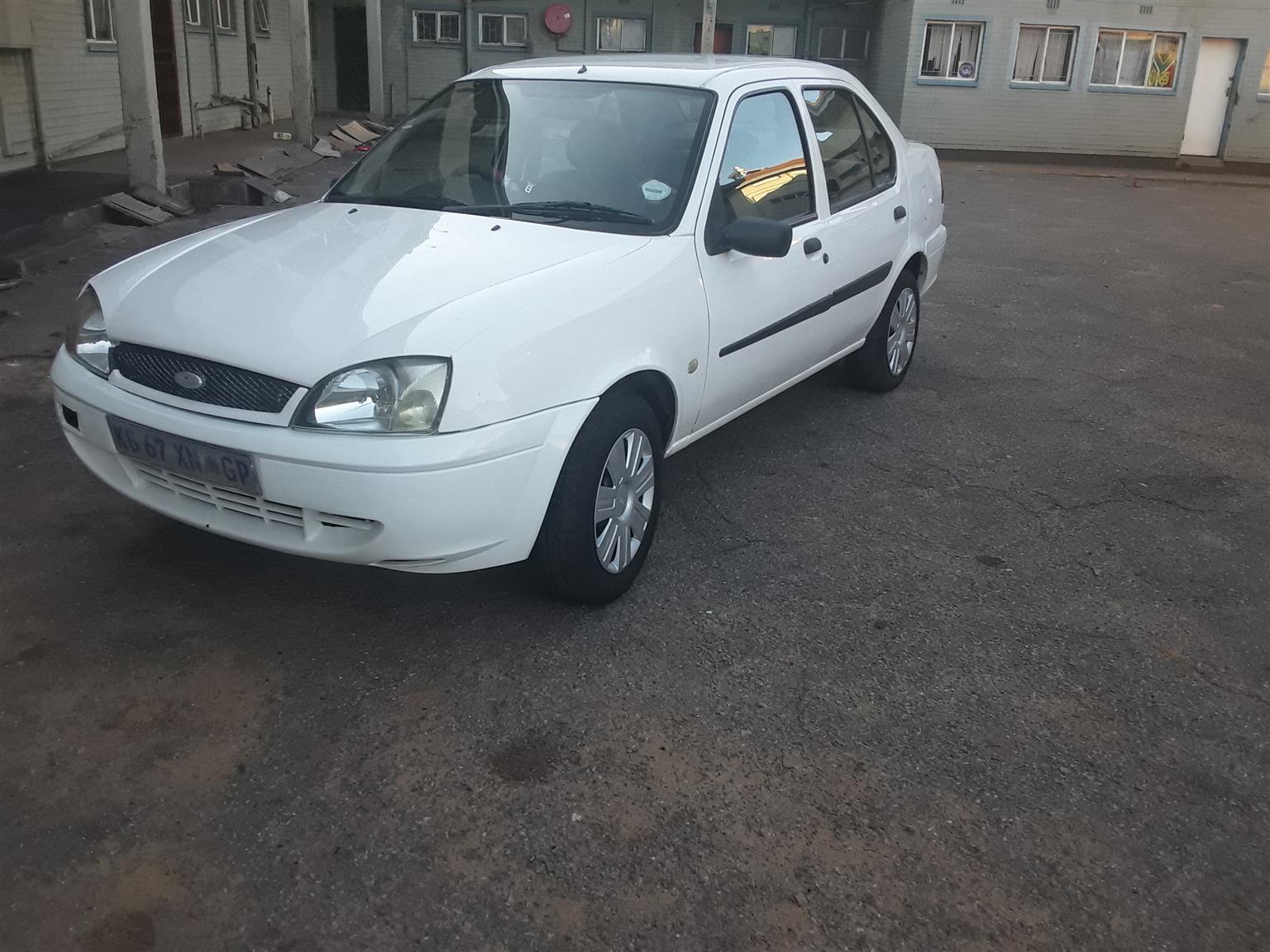 Ford ikon 1.6 rocam 2004 | Junk Mail Marketplace