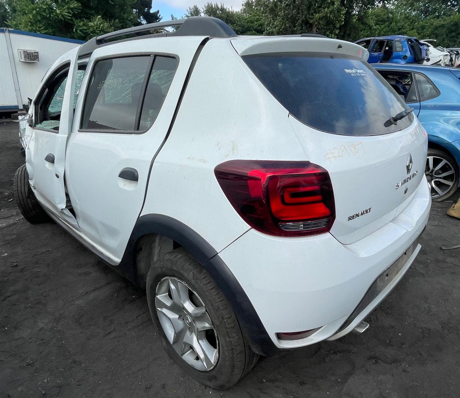 #H4BA 900T 2018 RENAULT SANDERO | Junk Mail Marketplace