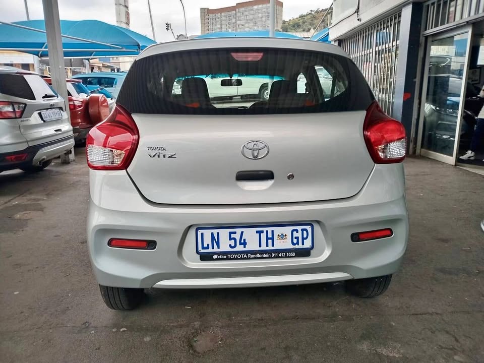 2024 TOYOTA VITZ 1.0 ENGINE CAPACITY HATCHBACK MANUAL PETROL SILVER ...