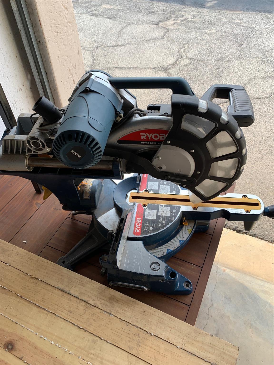 Mitre Saw Ryobi MS-305SCL | Junk Mail Marketplace