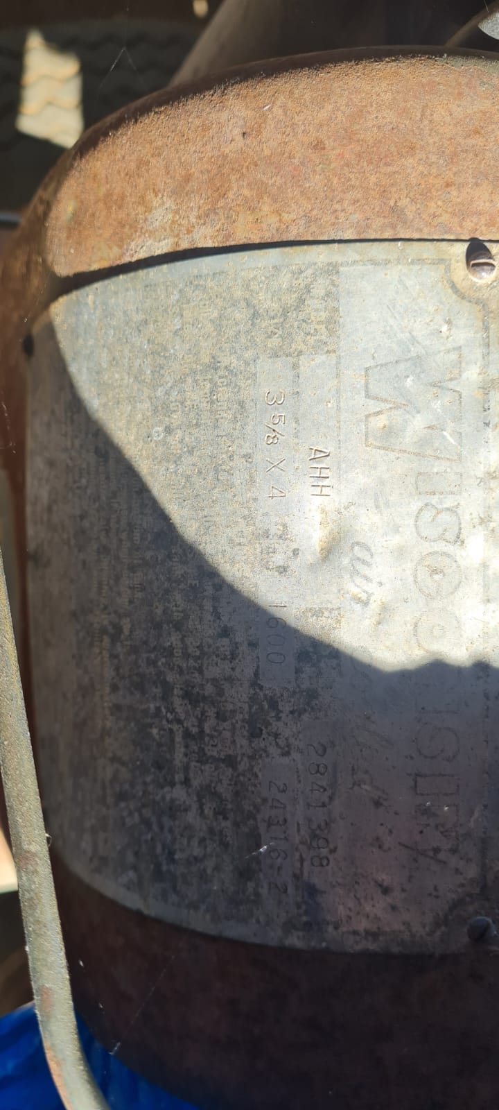 GIBSON MODEL D VINTAGE TRACTOR (COLLECTORS ITEM) N193 | Junk Mail