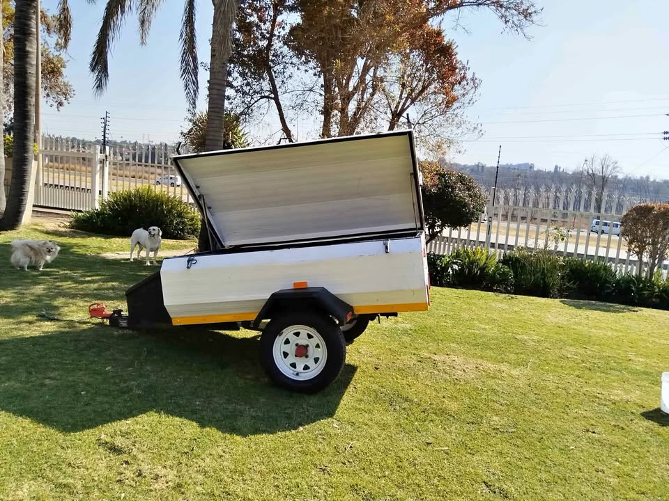 Venter Trailer. 6ft. Rubberized | Junk Mail Marketplace