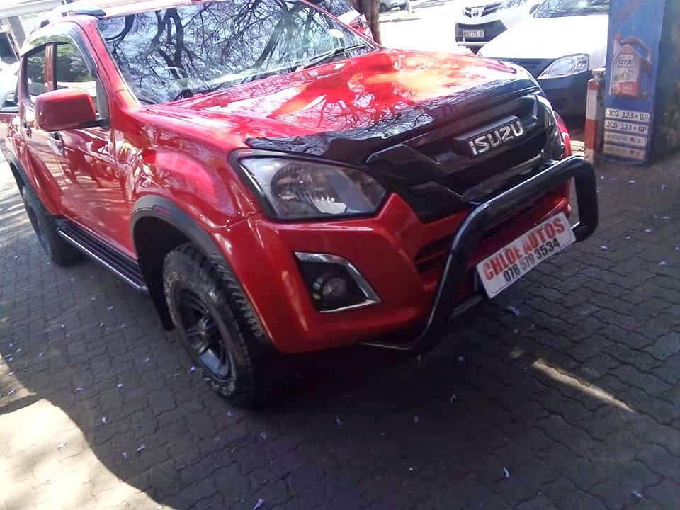 2019 ISUZU KB250 X-RIDER 2.5 DISIEL SPAREKEY SERVICE HISTORY MANUAL RED ...