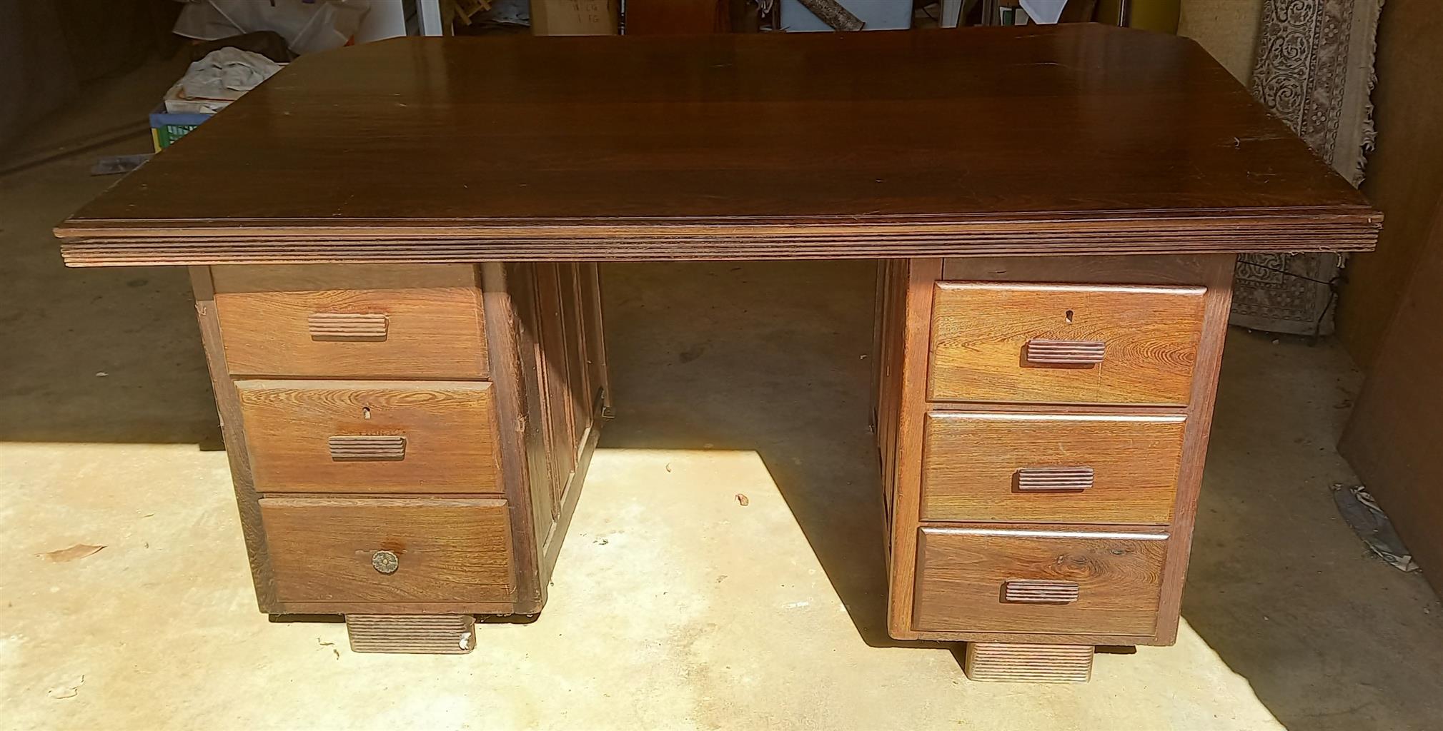 Teak solid wood executive desk. Beautiful. desk | Junk Mail Marketplace