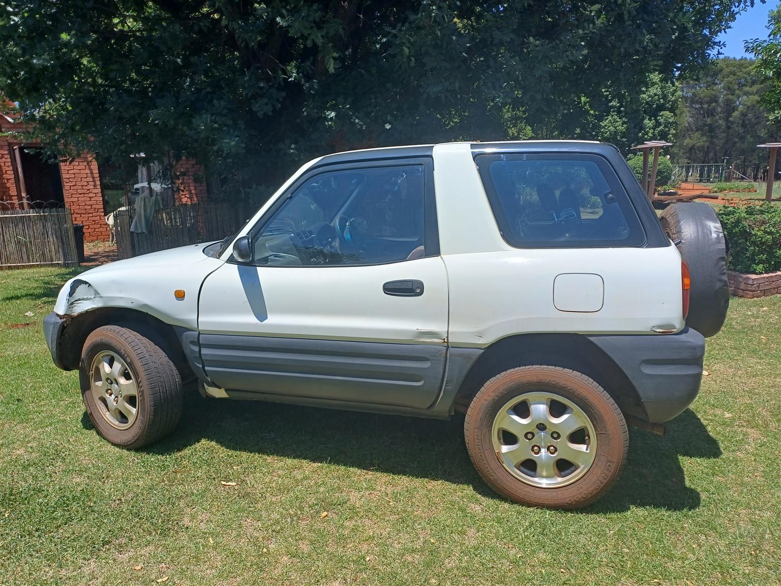 Toyota Rav 4, 3 door | Junk Mail