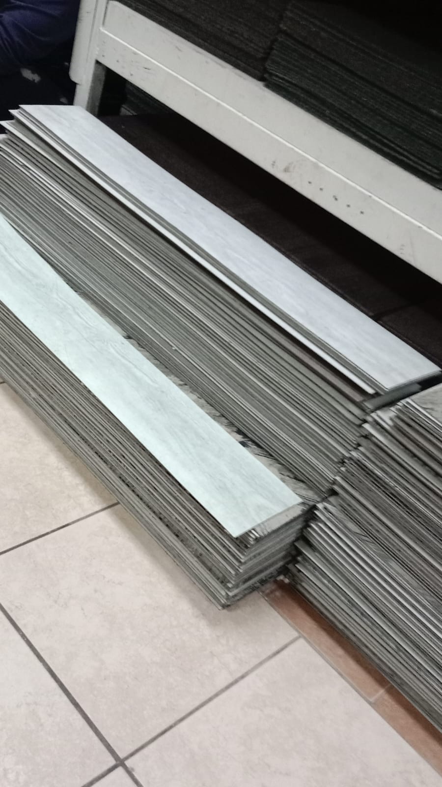 Vinyl flooring for sell in excellent condition | Junk Mail Marketplace