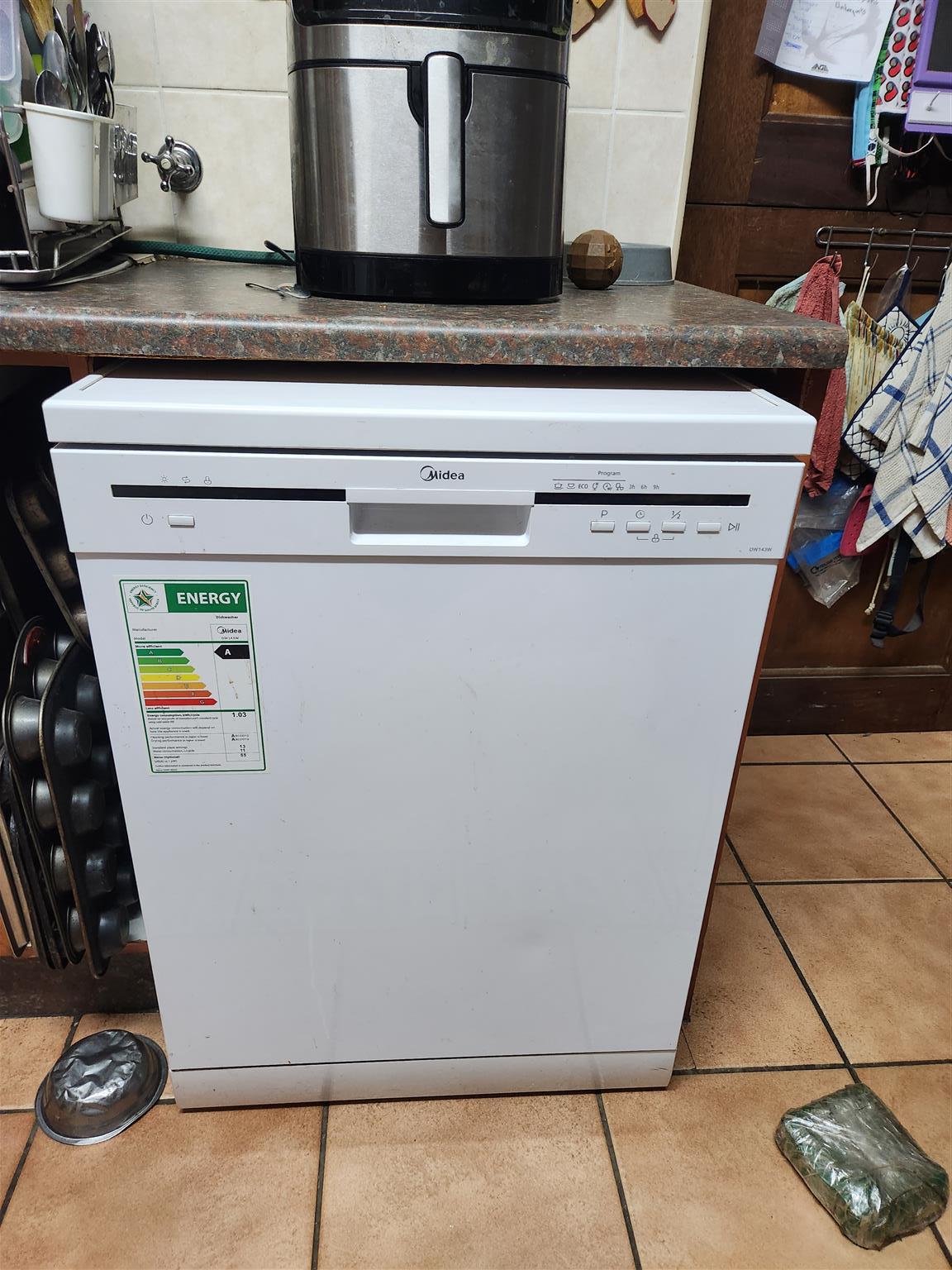 Midea dishwasher, 4 months old, like brand new | Junk Mail Marketplace