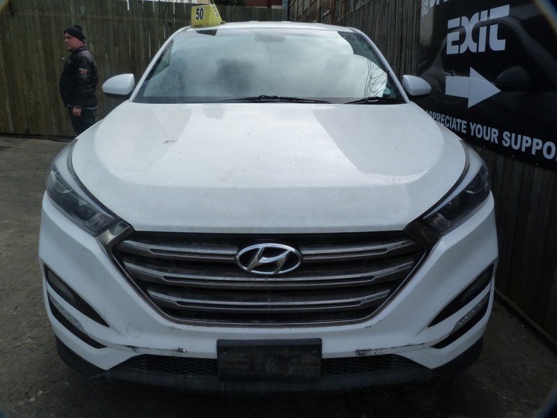 Hyundai Tucson 2.0 Premium Manual White - 2016 STRIPPING FOR SPARES ...