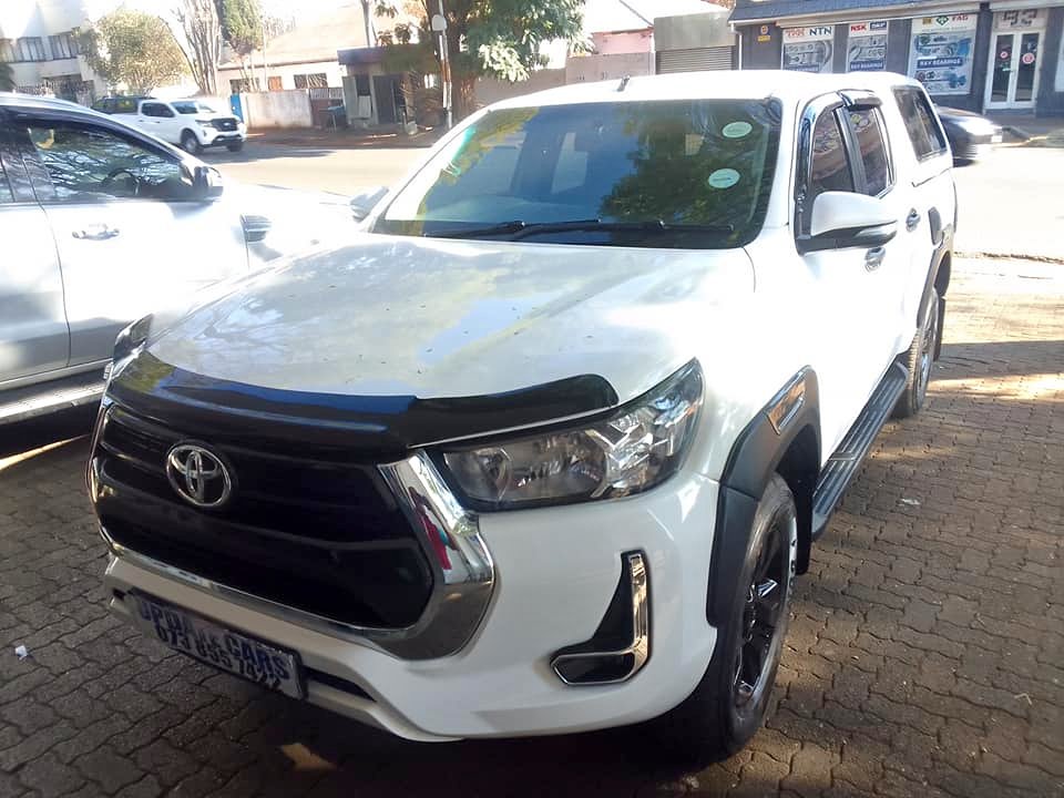 2020 Toyota Hilux 2.4 Gd6 D/c with canopy 88000km Automatic Diesel ...