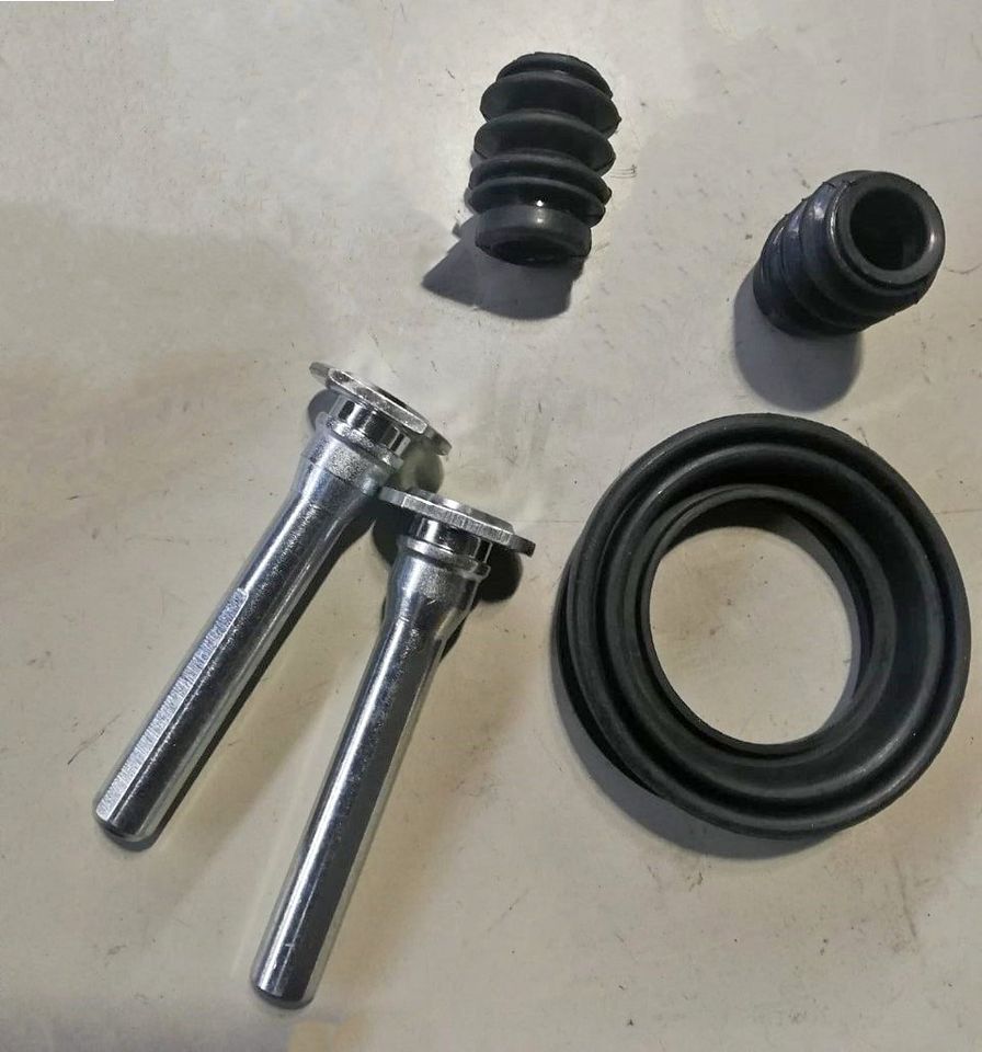 Hyundai H100 Caliper Bolt Kit | Junk Mail Marketplace