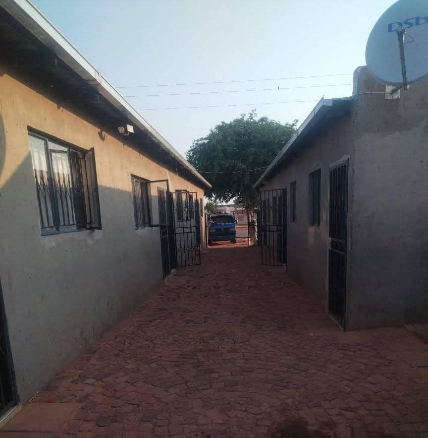 House for sale in orange farm | Junk Mail Marketplace
