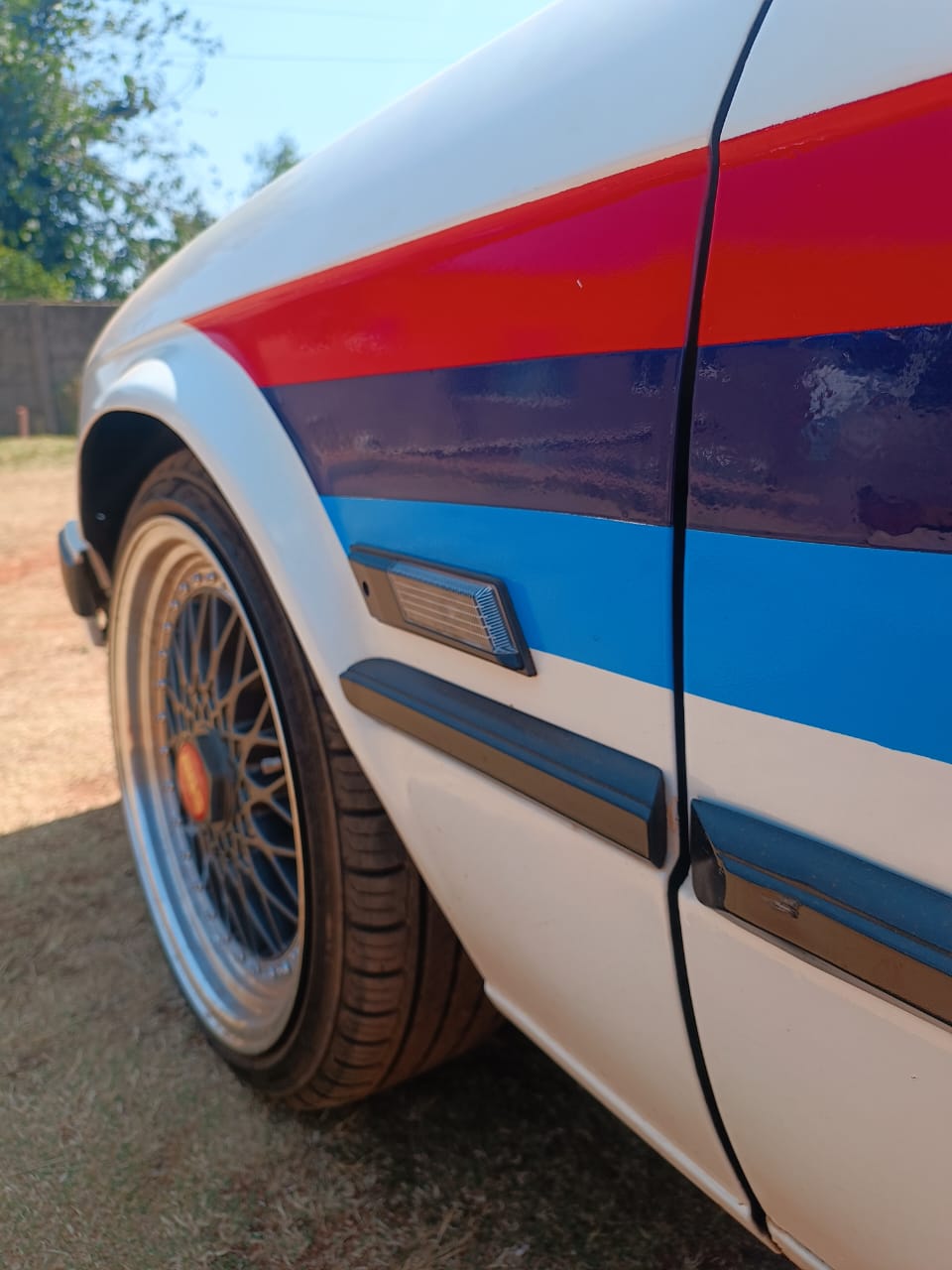 Bmw e30 320i slightly worked | Junk Mail Marketplace