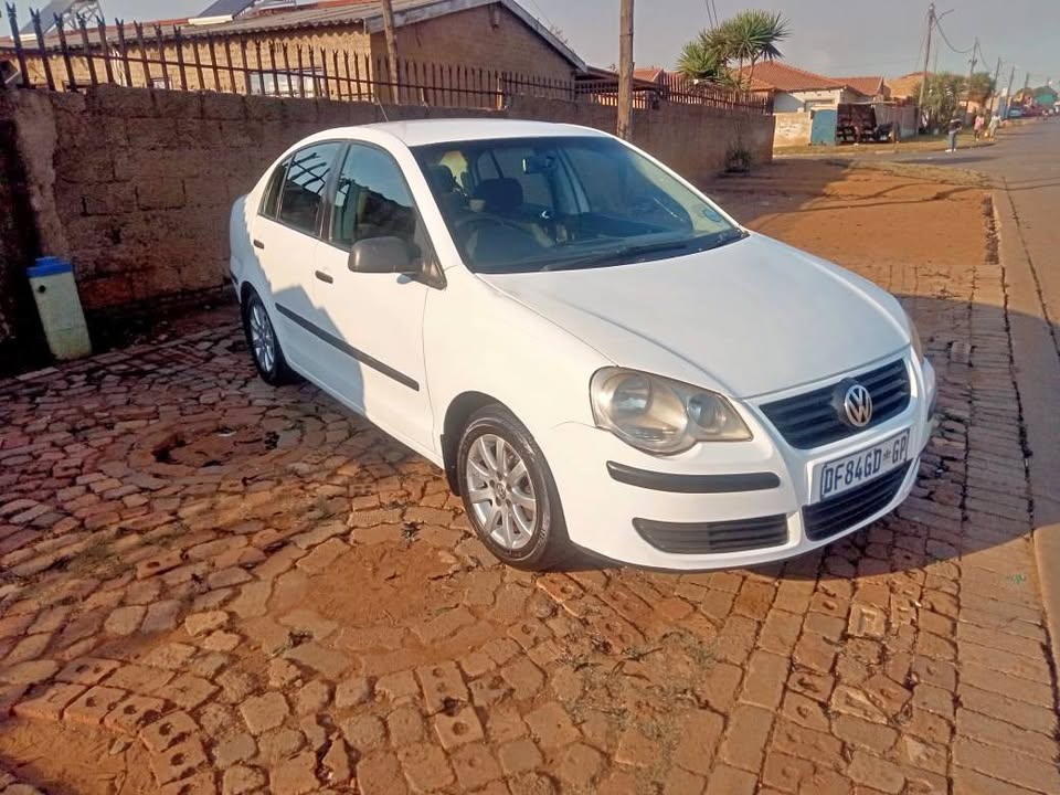 POLO BUJWA | Junk Mail Marketplace