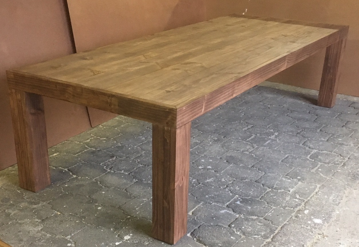 Patio table Chunky Farmhouse series 3000 with pillar legs - Stained ...
