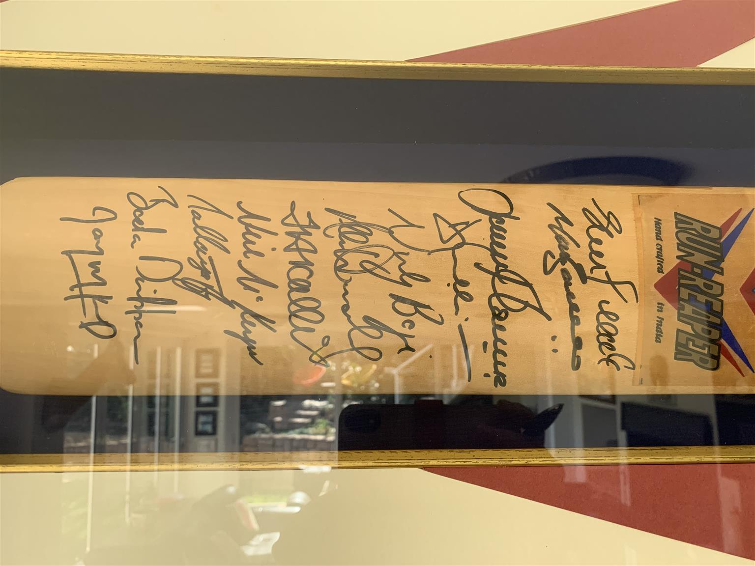 Signed and framed cricket bat Proteas team 2001 | Junk Mail Marketplace