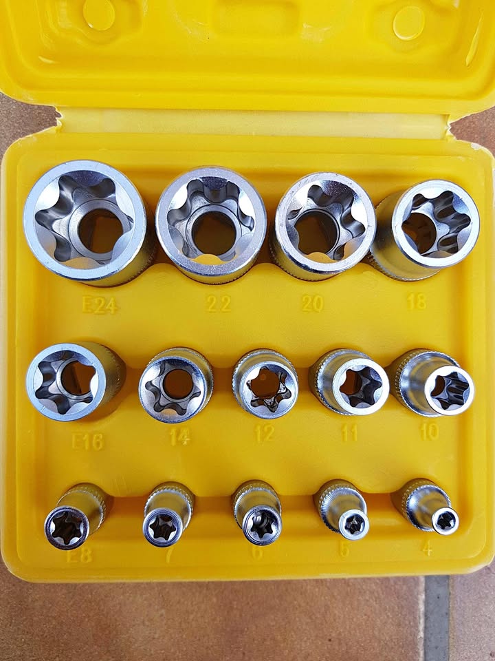 14PCS EXTERNAL STAR SOCKET SET | Junk Mail Marketplace