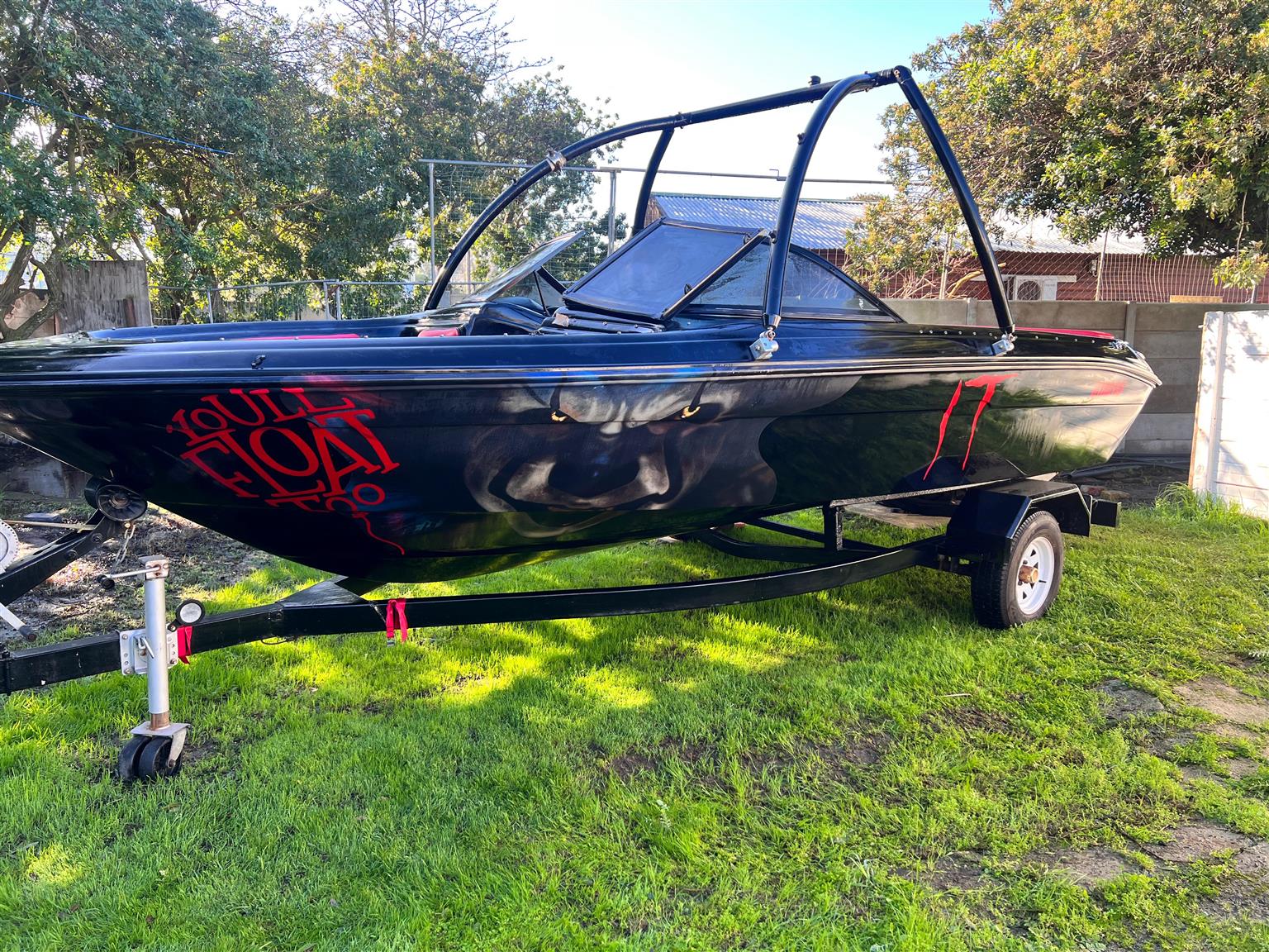 Speed Boat Sea Ray 195 v8 inboard | Junk Mail