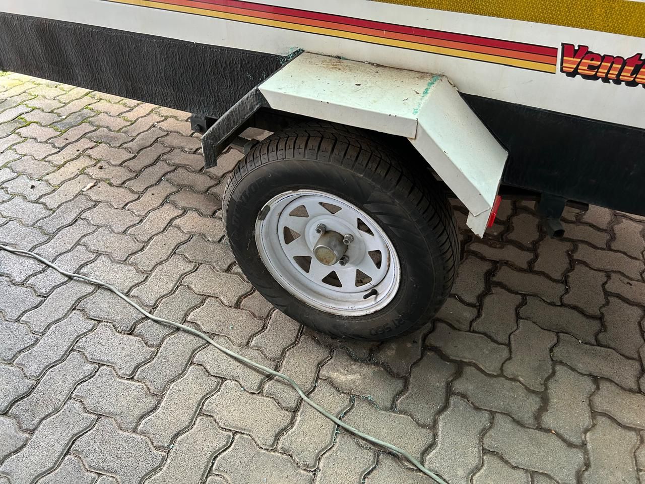 Used 7 ft Venter trailer with roof rack | Junk Mail Marketplace