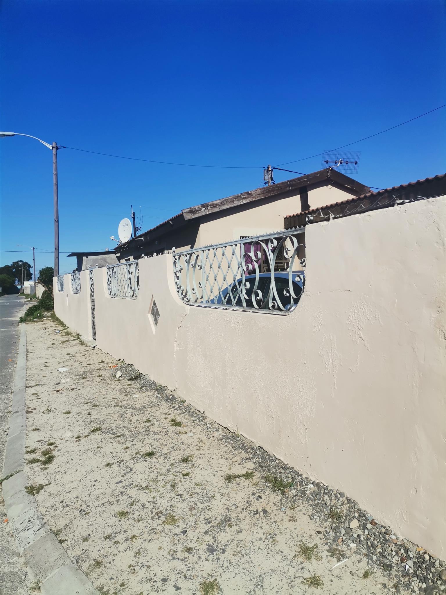House to rent available immediately ,Lower Cross Road/Phillip no ...