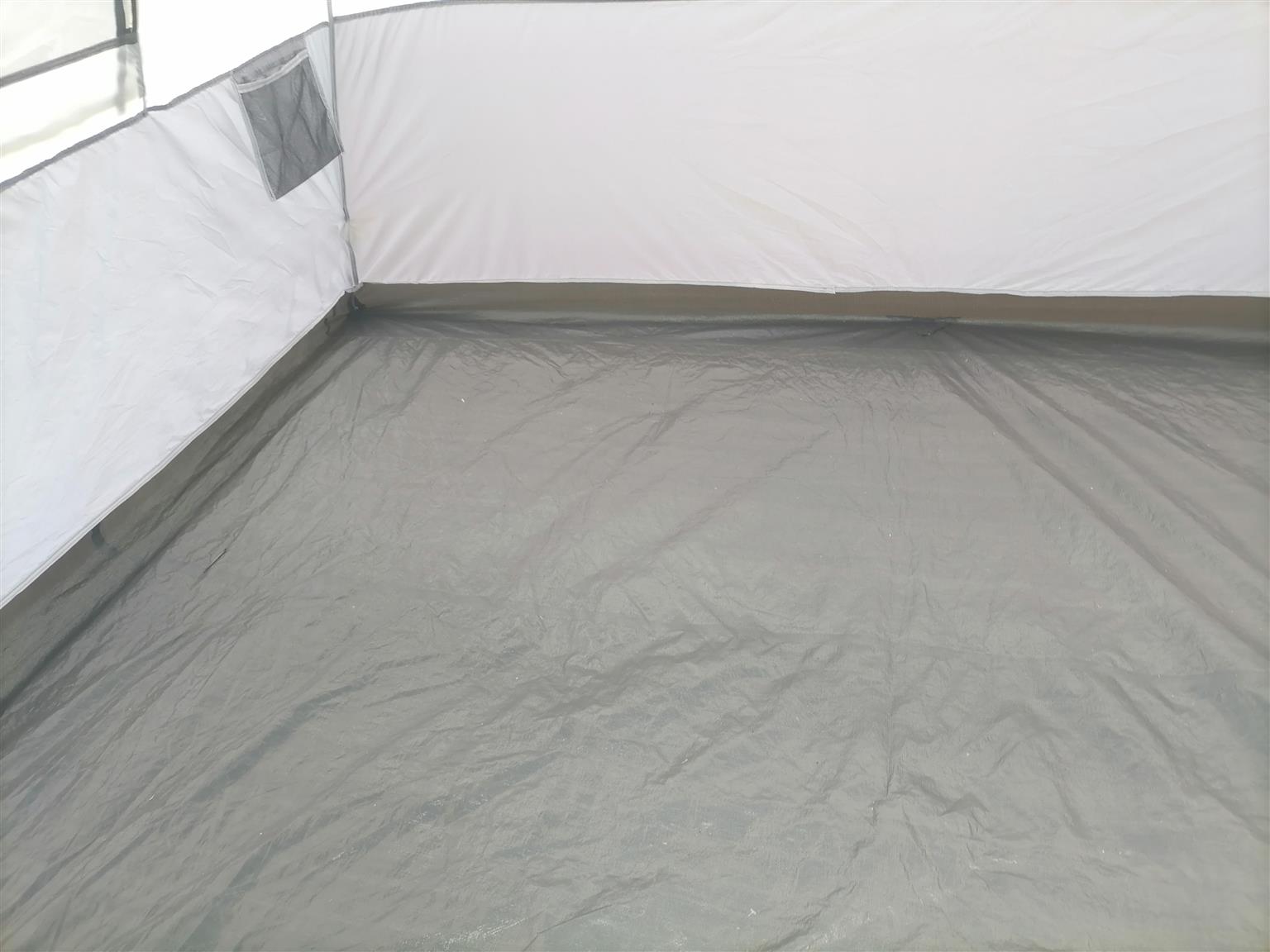 6 Sleeper Camp master tent. Very good condition only used 2 times ...