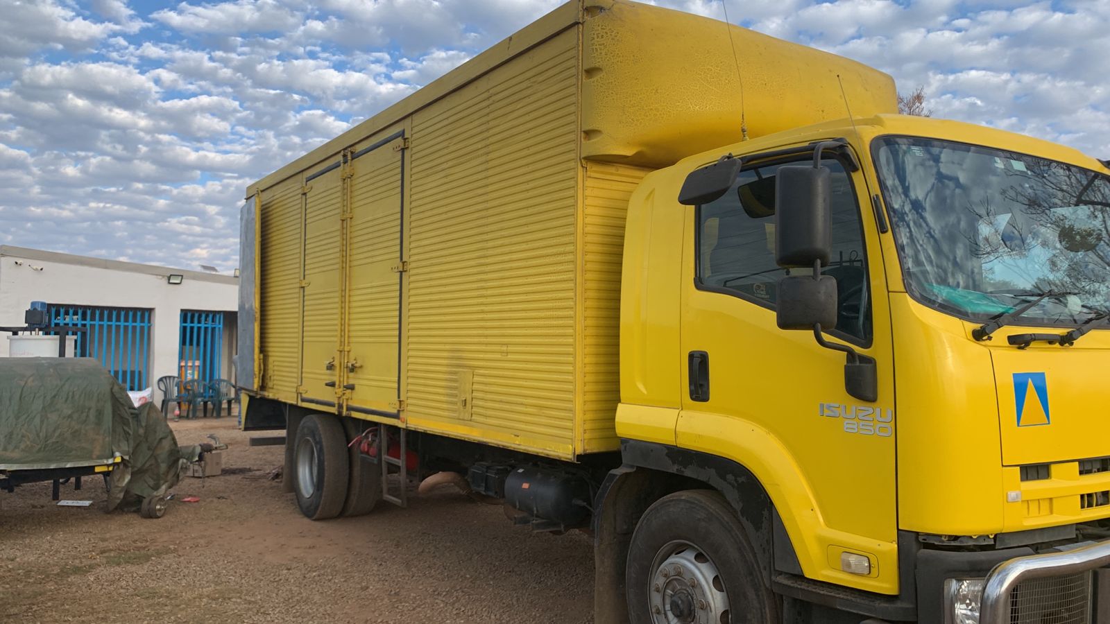 8 Ton Closed Body Truck for Hire | Junk Mail