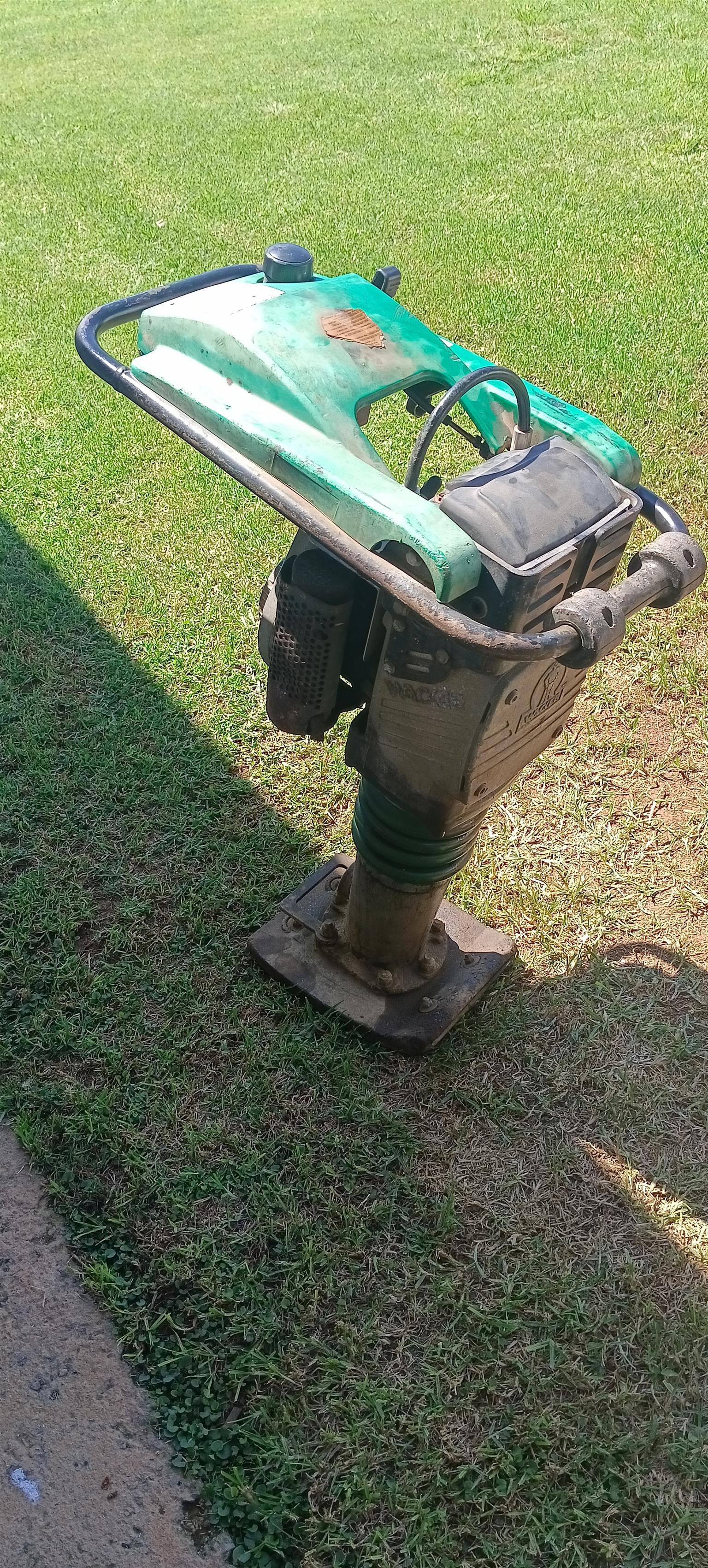 Wacker compactor 2 stroke working 100% | Junk Mail Marketplace