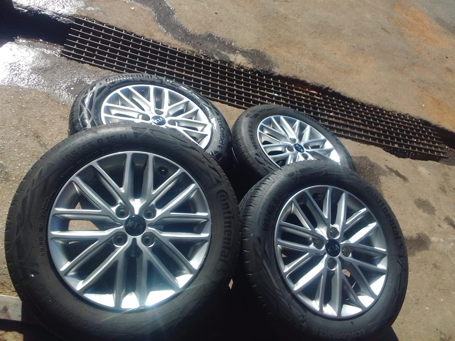 A set of 15inch Kia Rio mags and tyres like new | Junk Mail