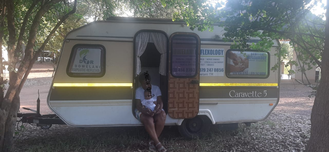 CARAVAN. CI CARAVETTE. CLEAN AND WELL LOOKED AFTER.2X TENTS.FRIDGE AND ...