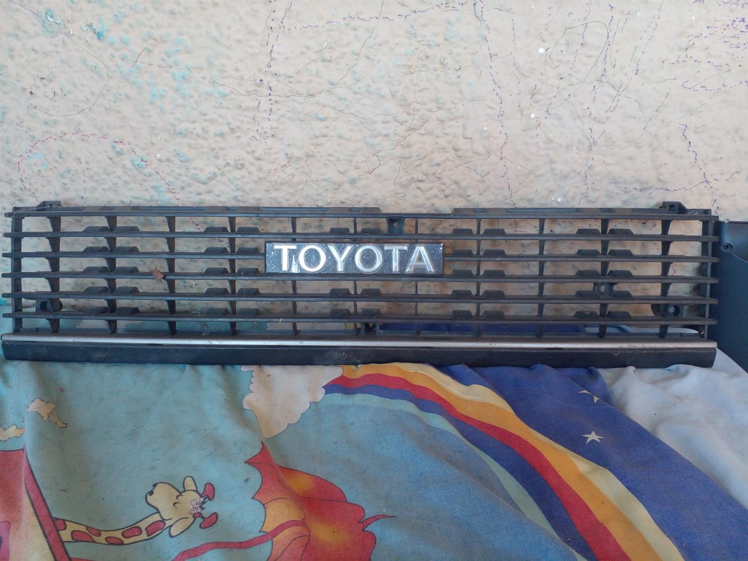 Toyota corolla grill | Junk Mail