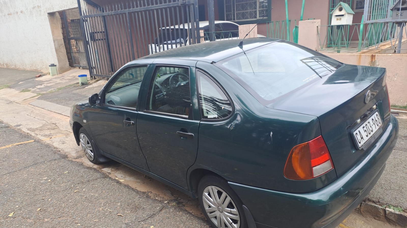 Polo classic 1.6 | Junk Mail Marketplace