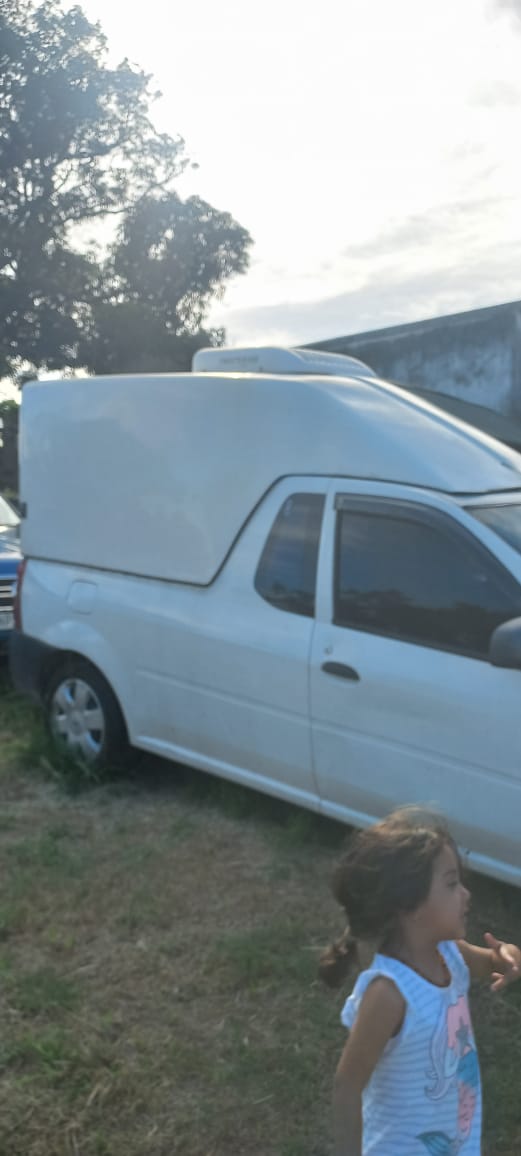 Nissan NP200. Canopy with Compresor | Junk Mail Marketplace