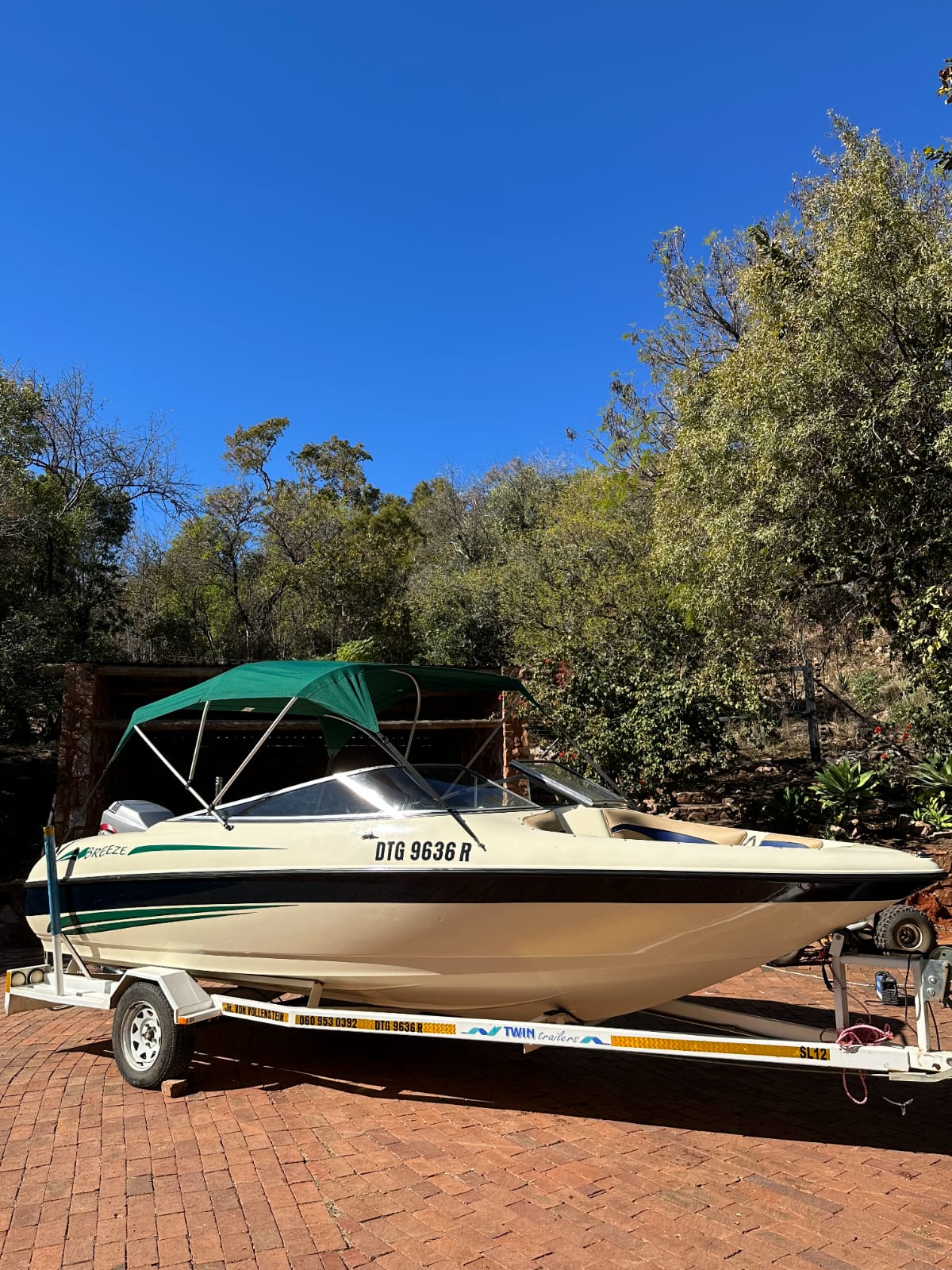20ft Breeze Boat with 200hp EFi Mariner | Junk Mail Marketplace