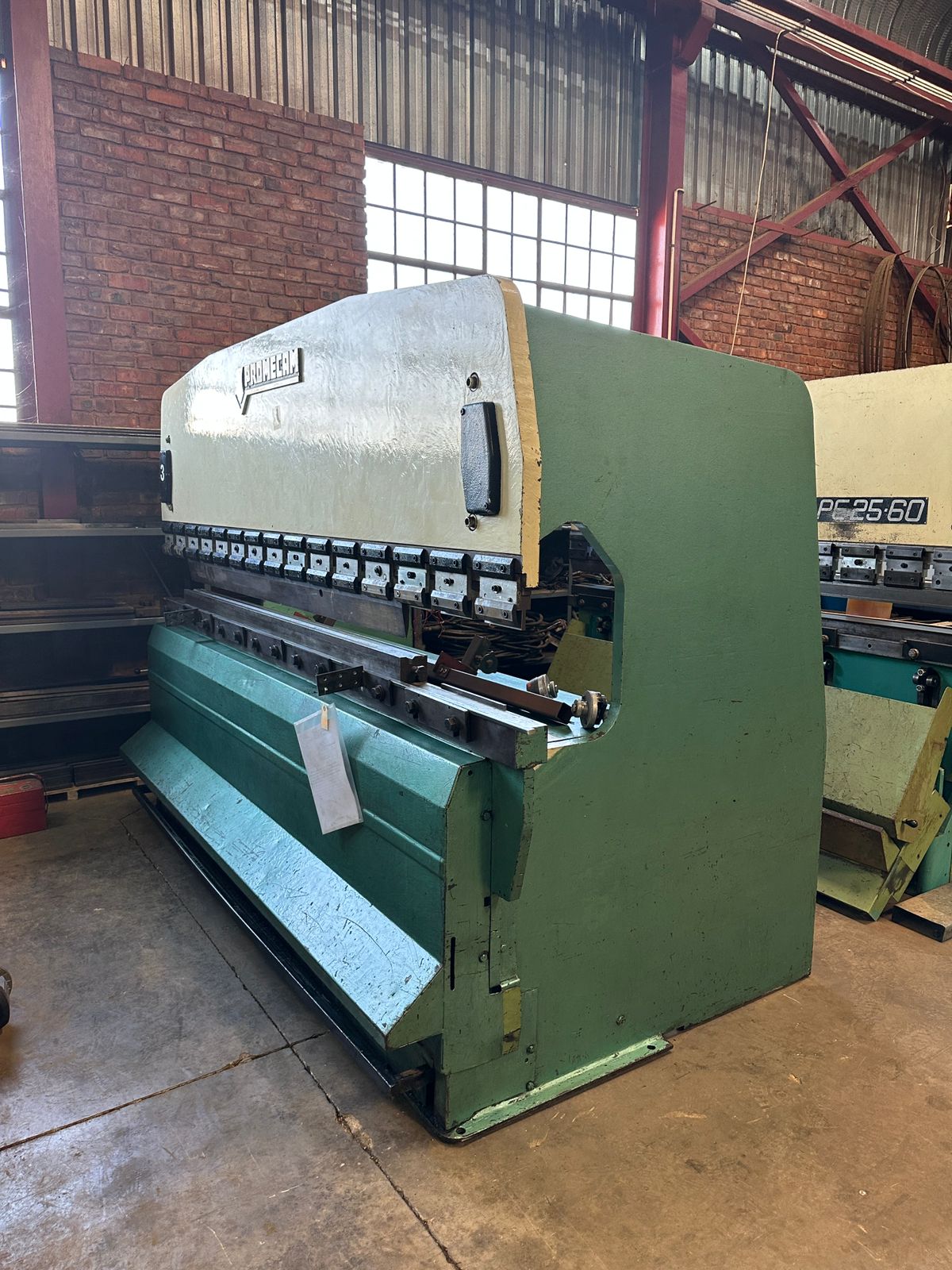 3M PROMECAM BENCH PRESS AND SHEET BENDER | Junk Mail Marketplace