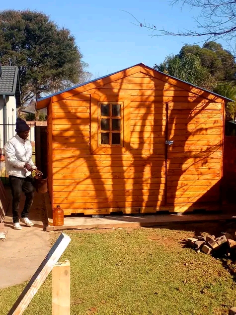 Best Bolato Wendy House | Junk Mail Marketplace