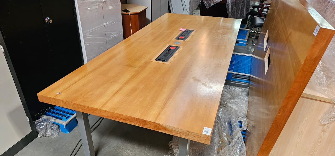 Boardroom Table With Center Plug Points | Junk Mail Marketplace