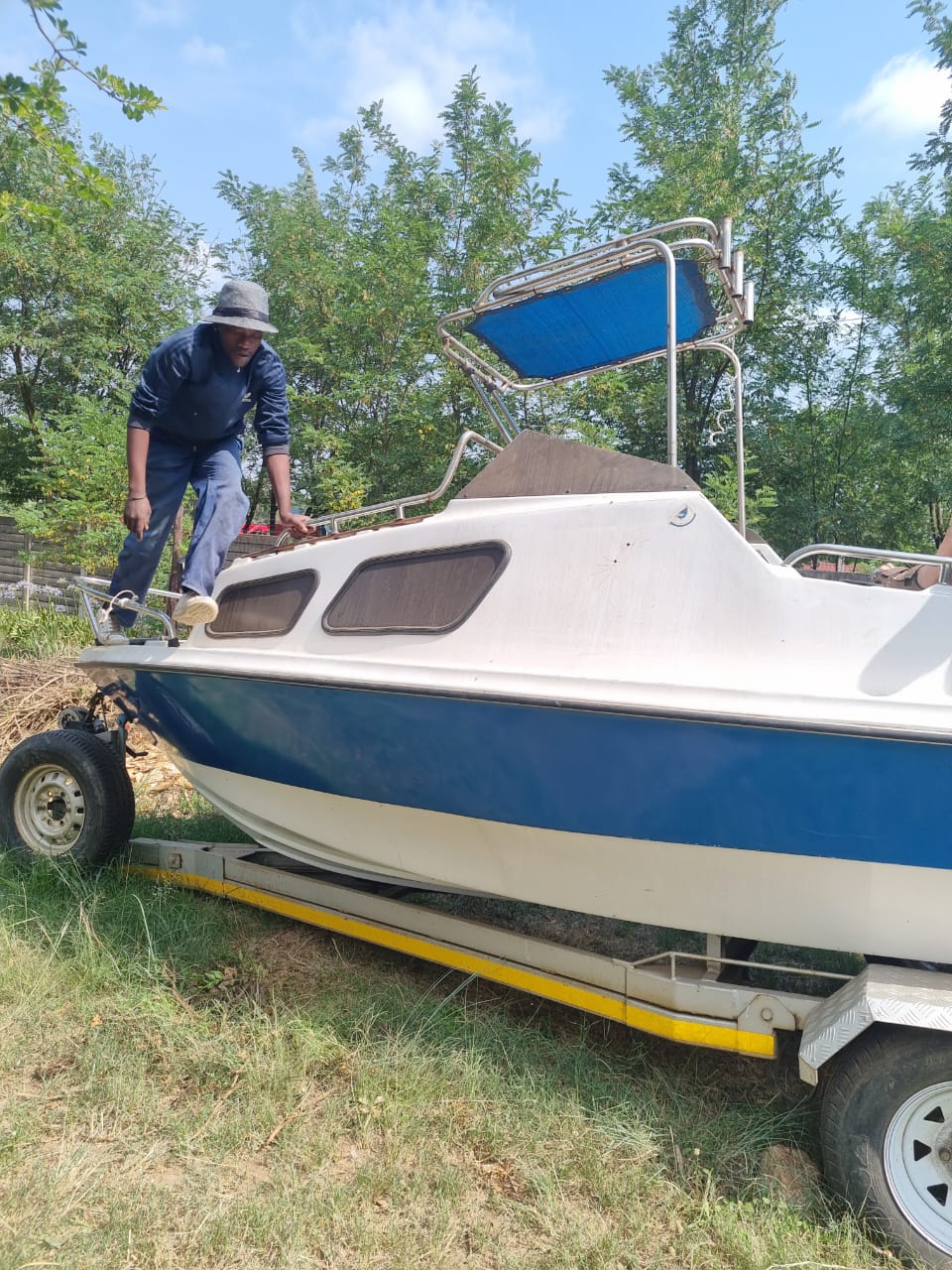Cabin Boat | Junk Mail