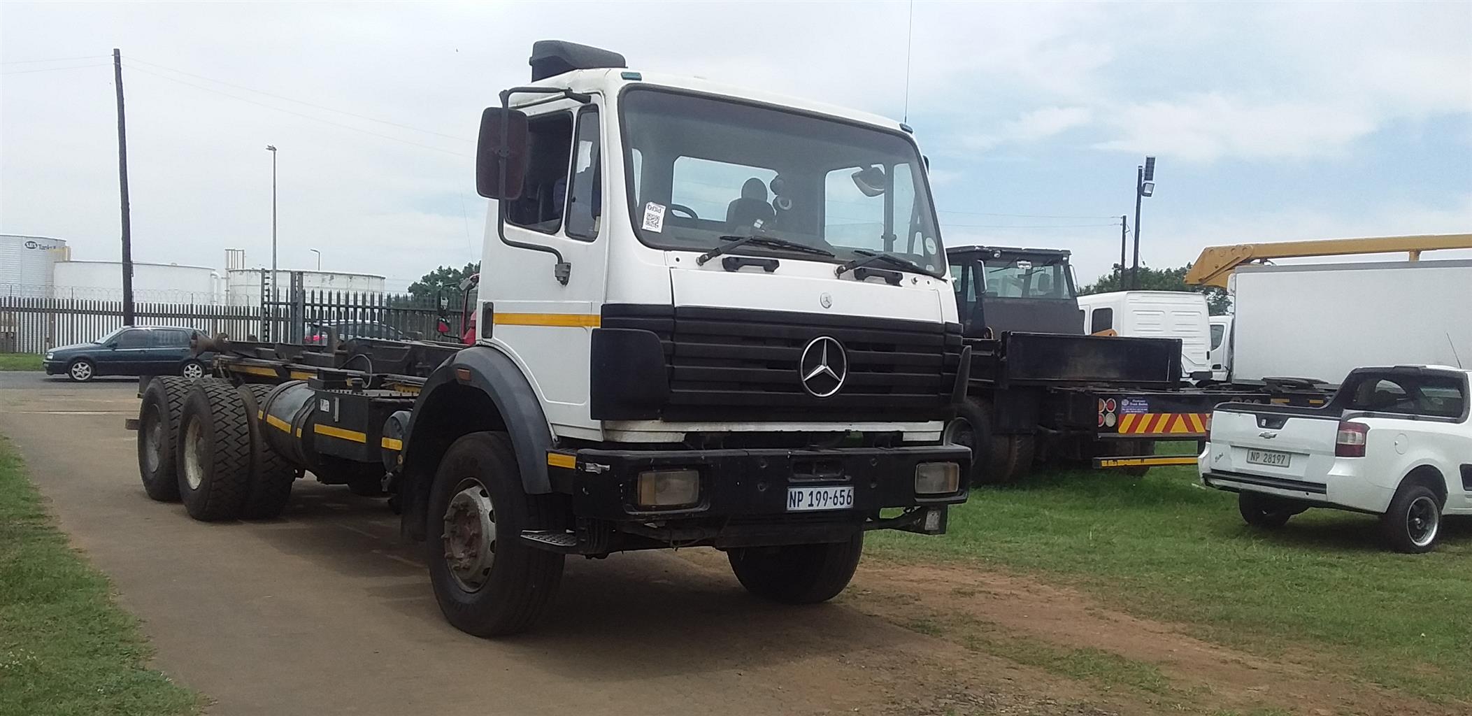 1996 MERCEDES BENZ POWERLINER 25-35 HOOKLINER | Junk Mail Marketplace