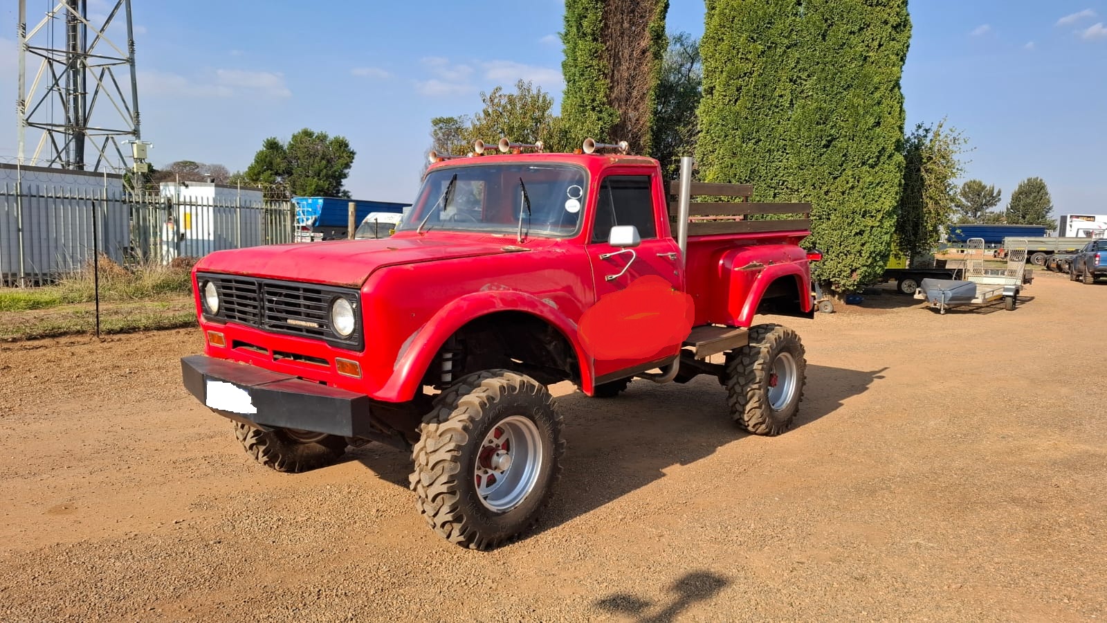 USED 1975 INTERNATIONAL 4X4 BAKKIE FOR SALE | Junk Mail Marketplace