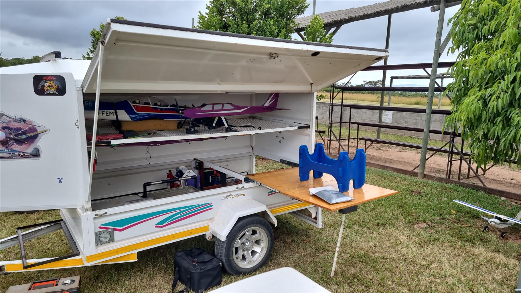 Trailer - Camping / Model Aircraft | Junk Mail