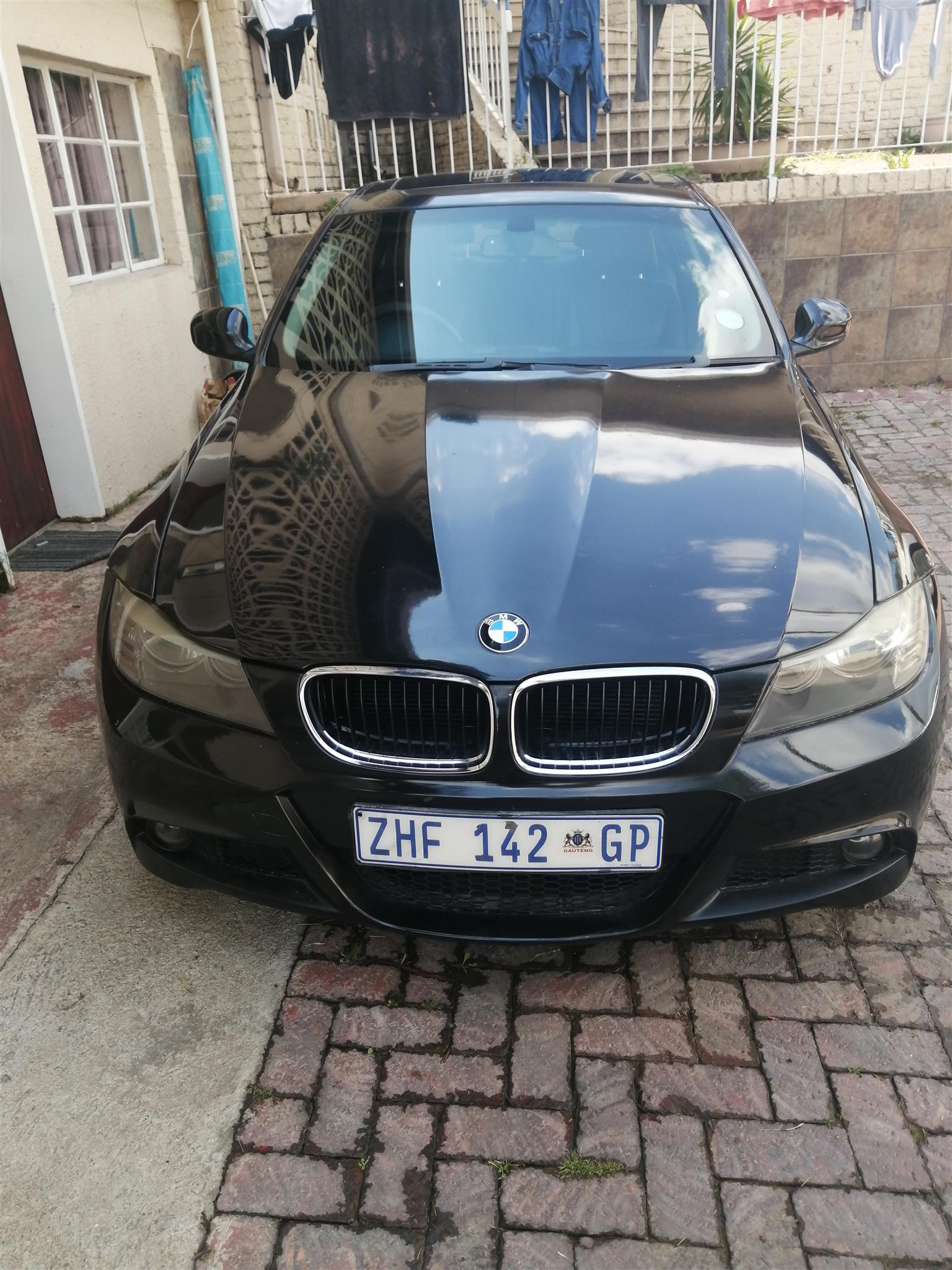 BMW E90 320i Facelift 2009 | Junk Mail