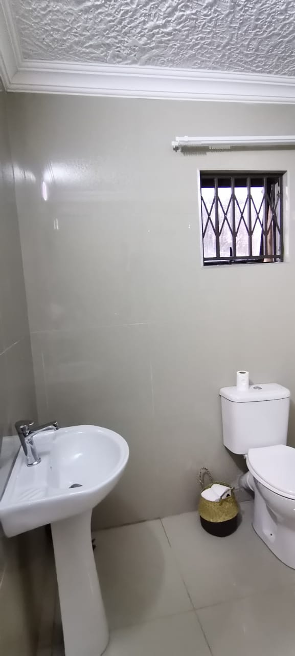 Bachelor flat available Mahube ext 3 | Junk Mail