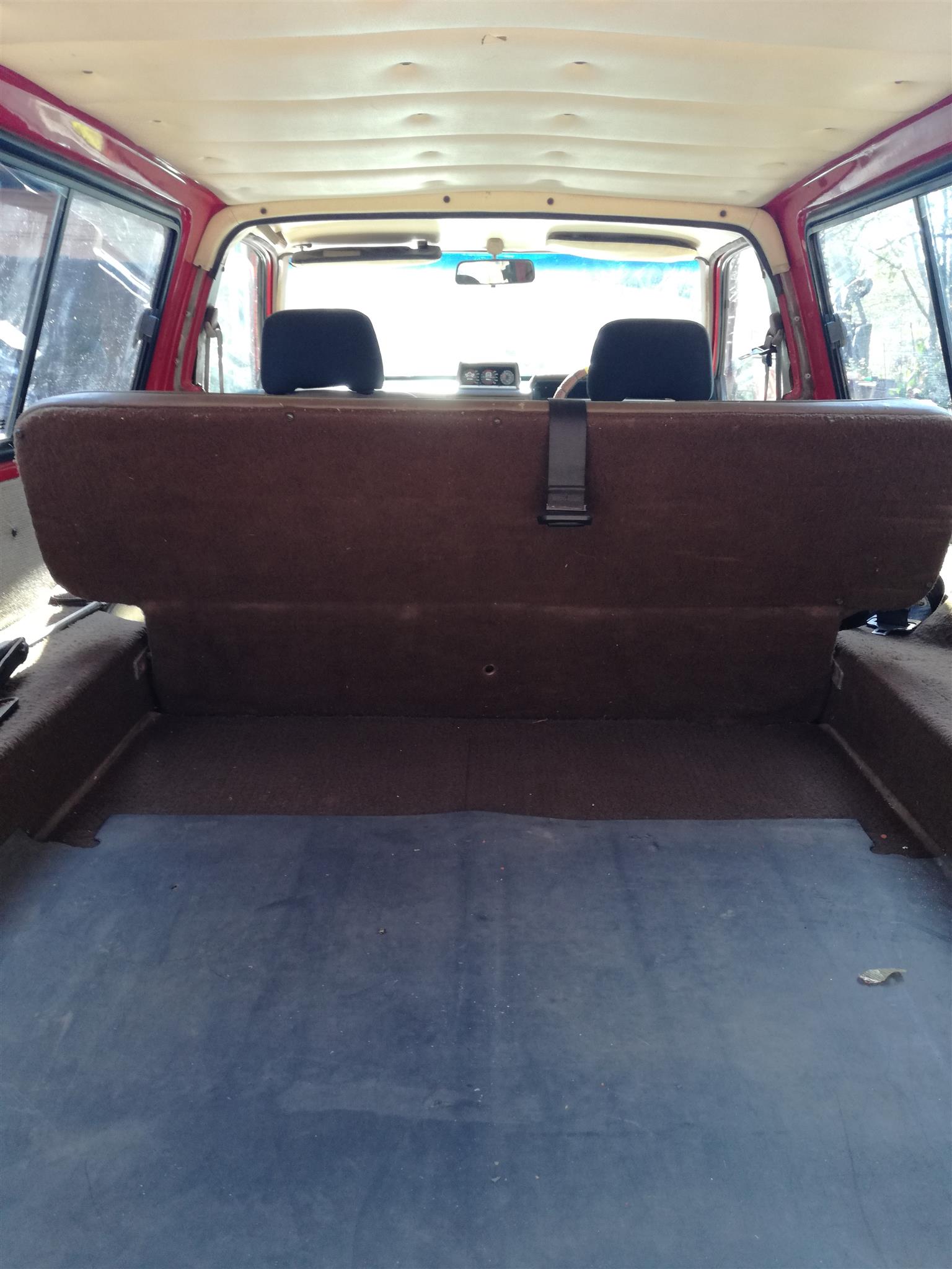 Nissan Sani 2.4 1990 | Junk Mail