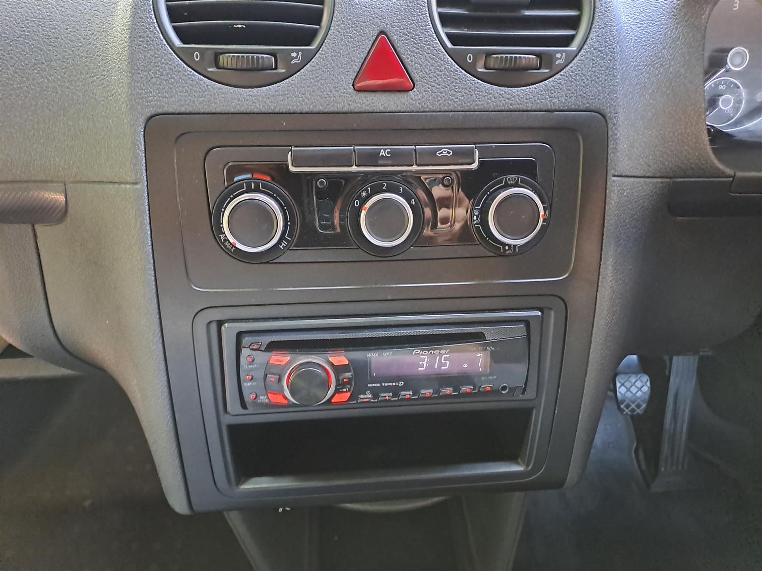 VW Caddy Maxi 2.0tdi Panel van, White, Year 2012 | Junk Mail