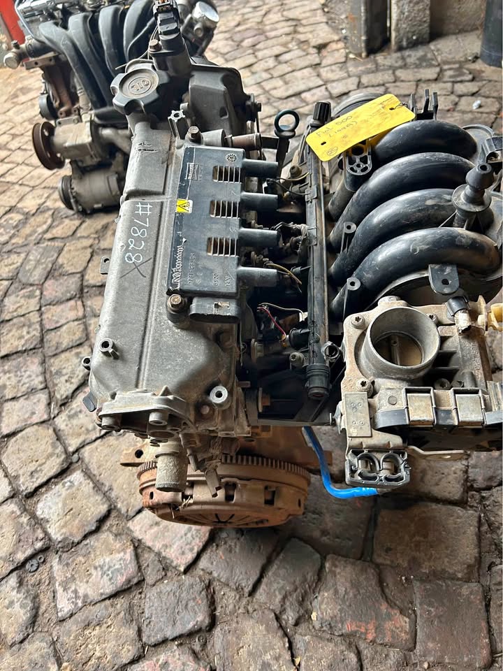 Used Renault Clio 2 D4F 1.2 Engine Available C for sale in Gauteng ...