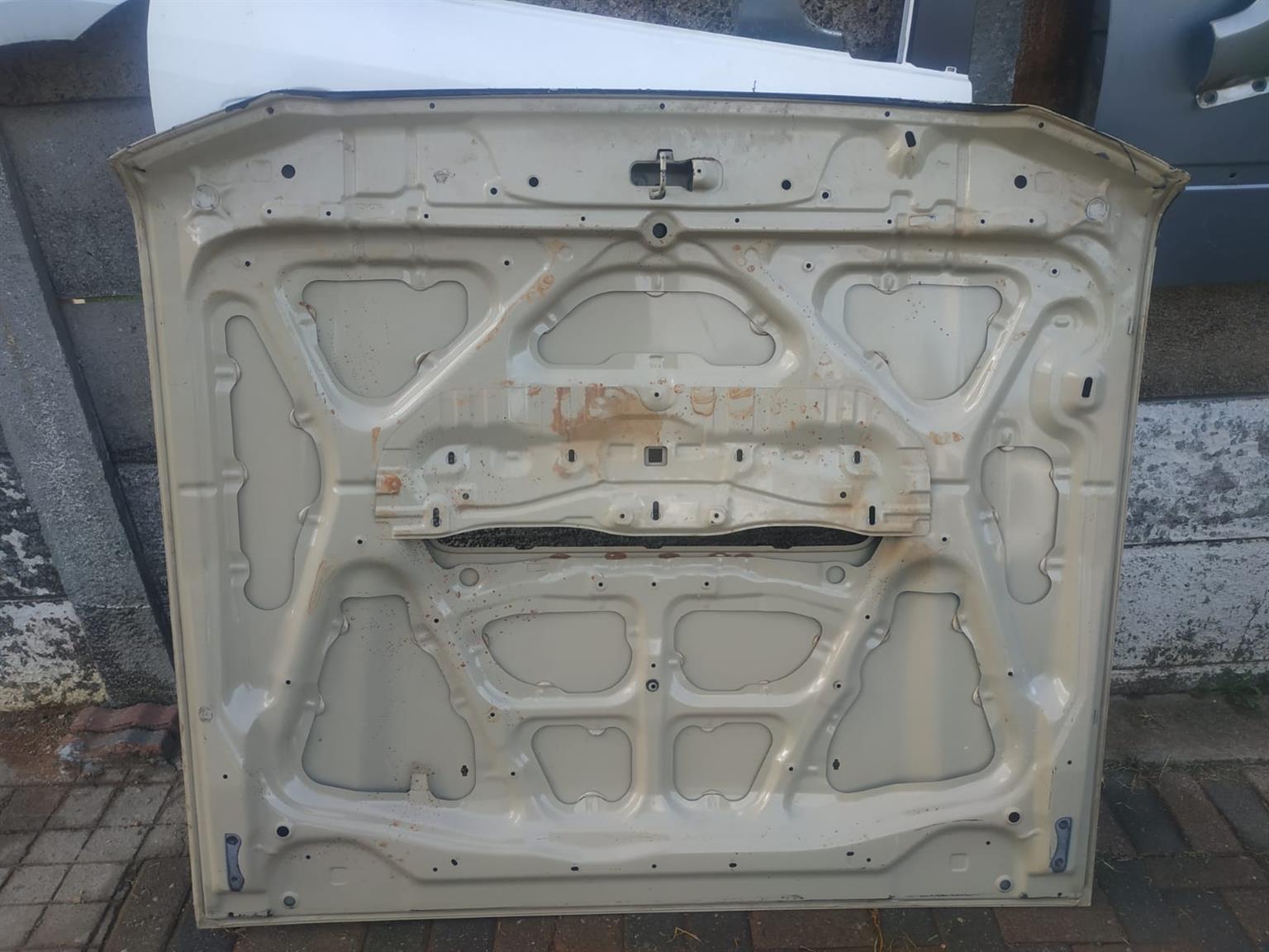 TOYOTA LAND CRUISER 79 SERIES SCOOP BONNET | Junk Mail Marketplace